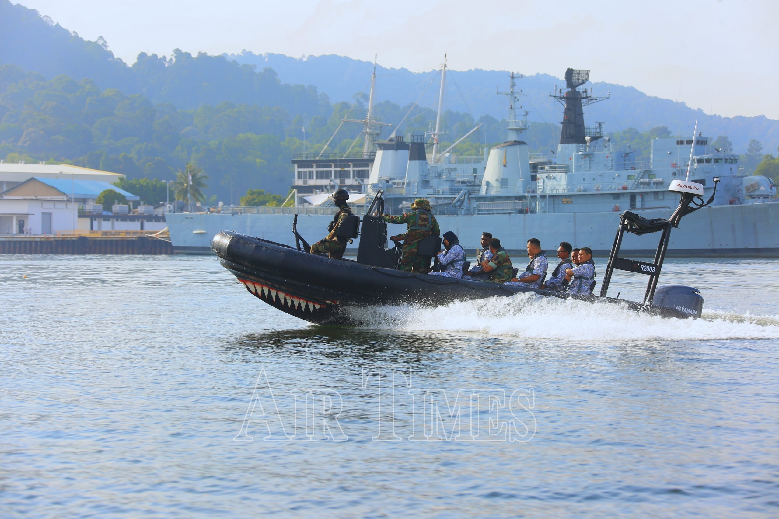 TLDM terima 11 bot RHIB tingkat upaya rondaan Op Benteng | Air Times ...