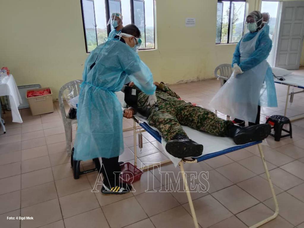 [Air Times News Network] Anggota Tentera Darat bantu isi Tabung Darah ...