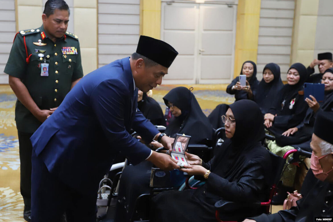 [Air Times News Network] 700 veteran ATM dianugerahkan Pingat Jasa Malaysia